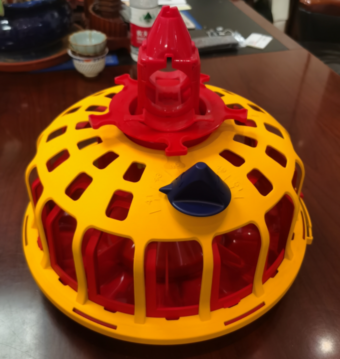 Broiler Poultry Pan Feeding System Round Feed Pans For Chickens