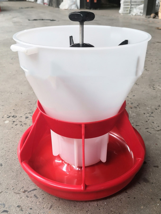 Plastic Livestock Feeding Trough 5 Compartment Thickened Plastic Pig ...